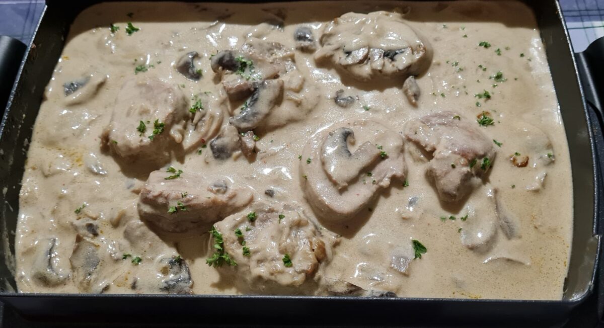 Filet Mignon à la Crème et aux Champignons - Tatagateau