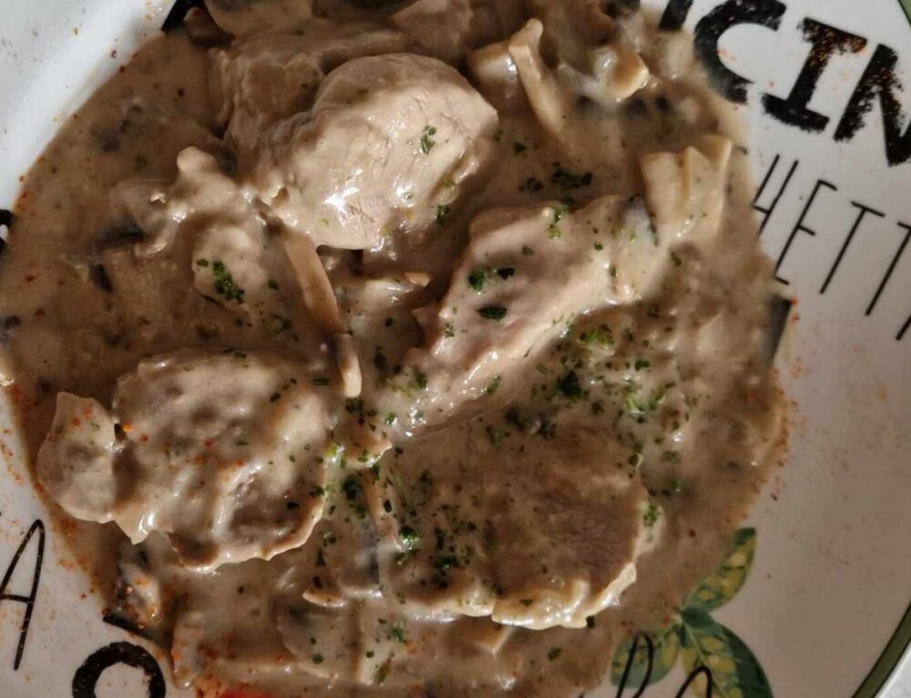 Filet Mignon à la Crème et aux Champignons - Tatagateau